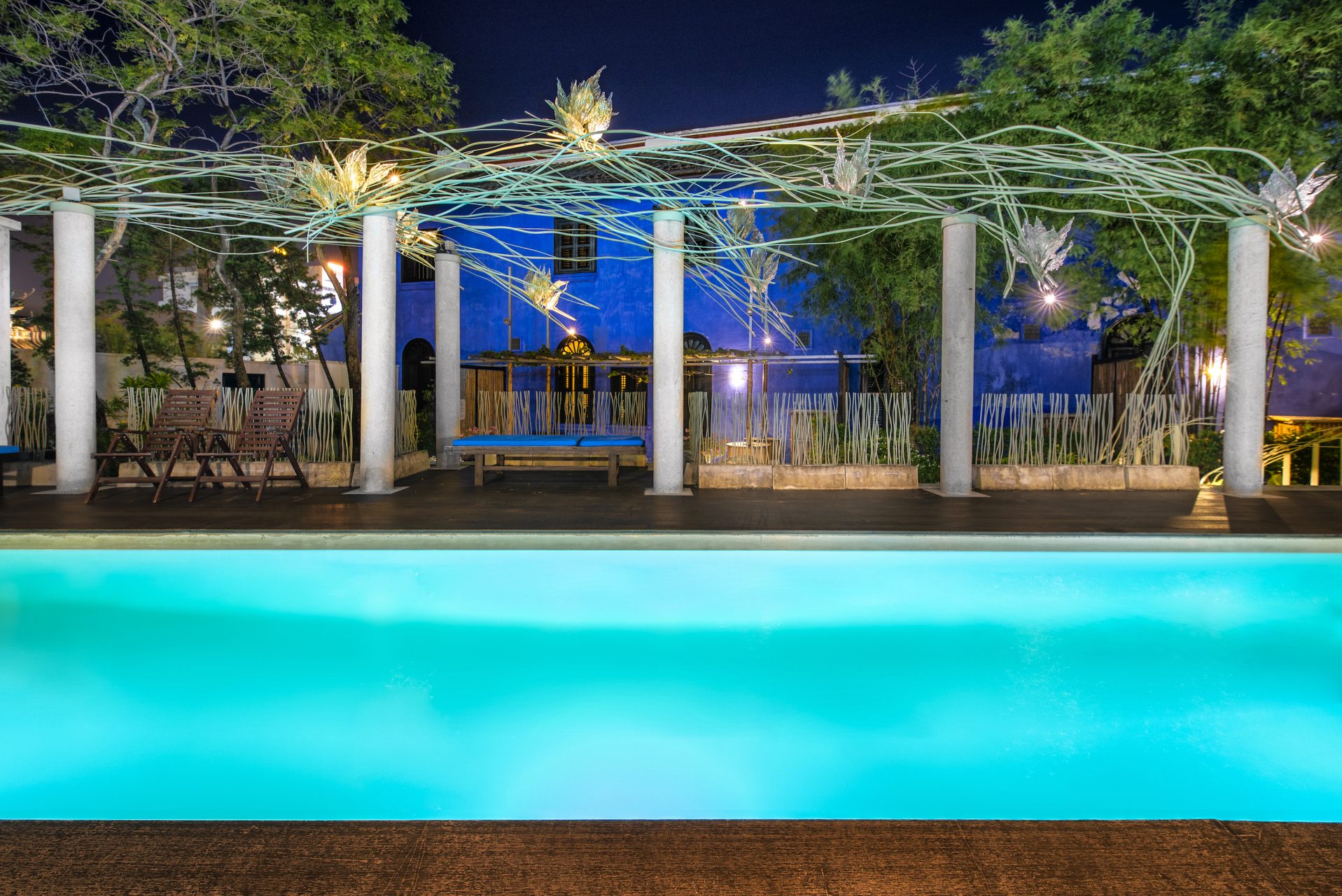 You Have One Day To Live Like A Crazy Rich Asian At The Blue Mansion In ...