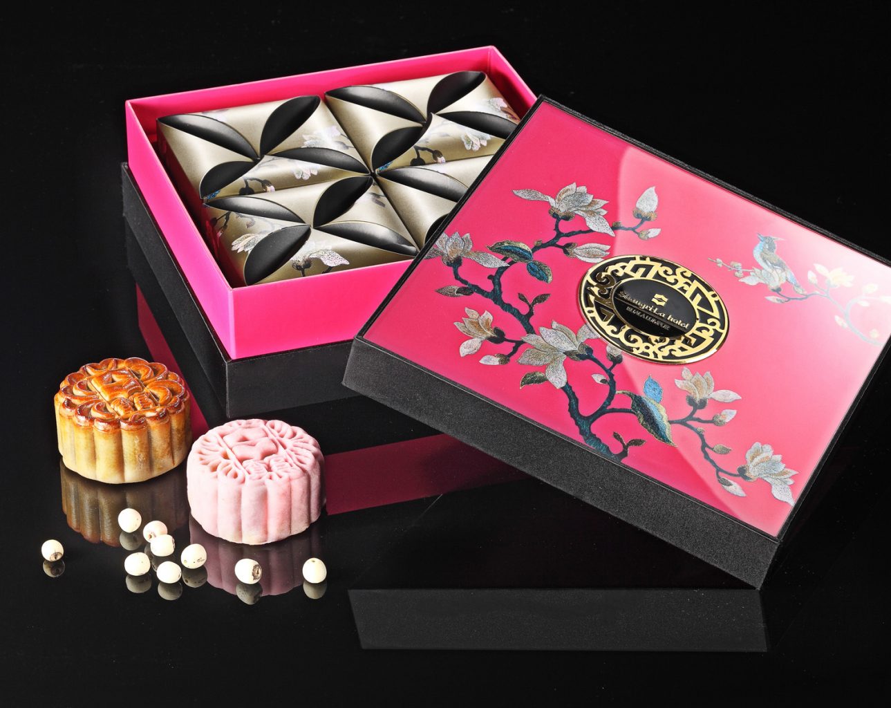 Exploring The Latest Mooncake Flavours From Shangri-La Hotel KL