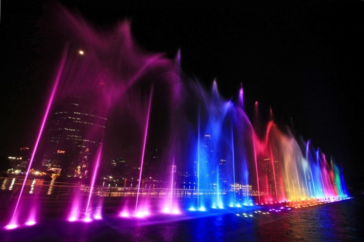 ICONIC Multimedia Water Features: Southeast Asia's Longest Water Show