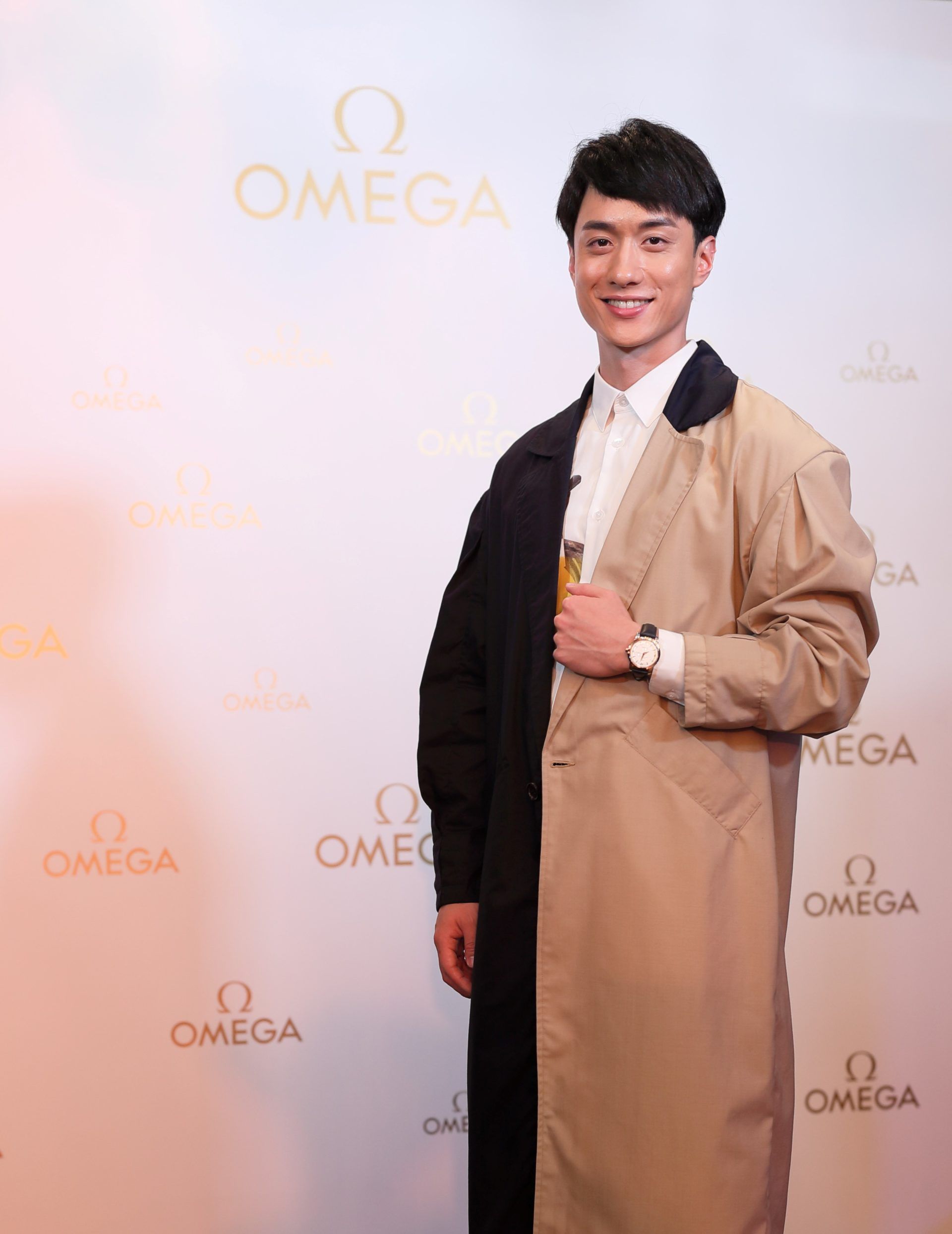 Cindy Crawford Celebrates Omega's New Constellation Manhattan ...