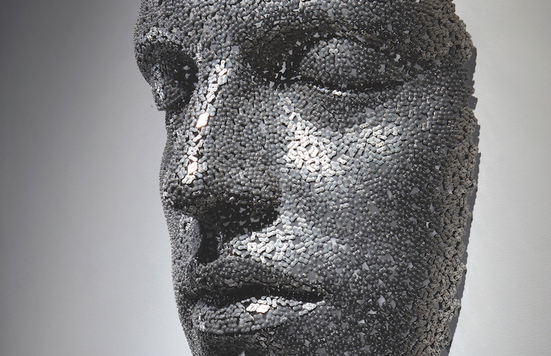 M.A.D. Gallery showcases ‘chain’ sculptures by Korean artist Young-Deok ...