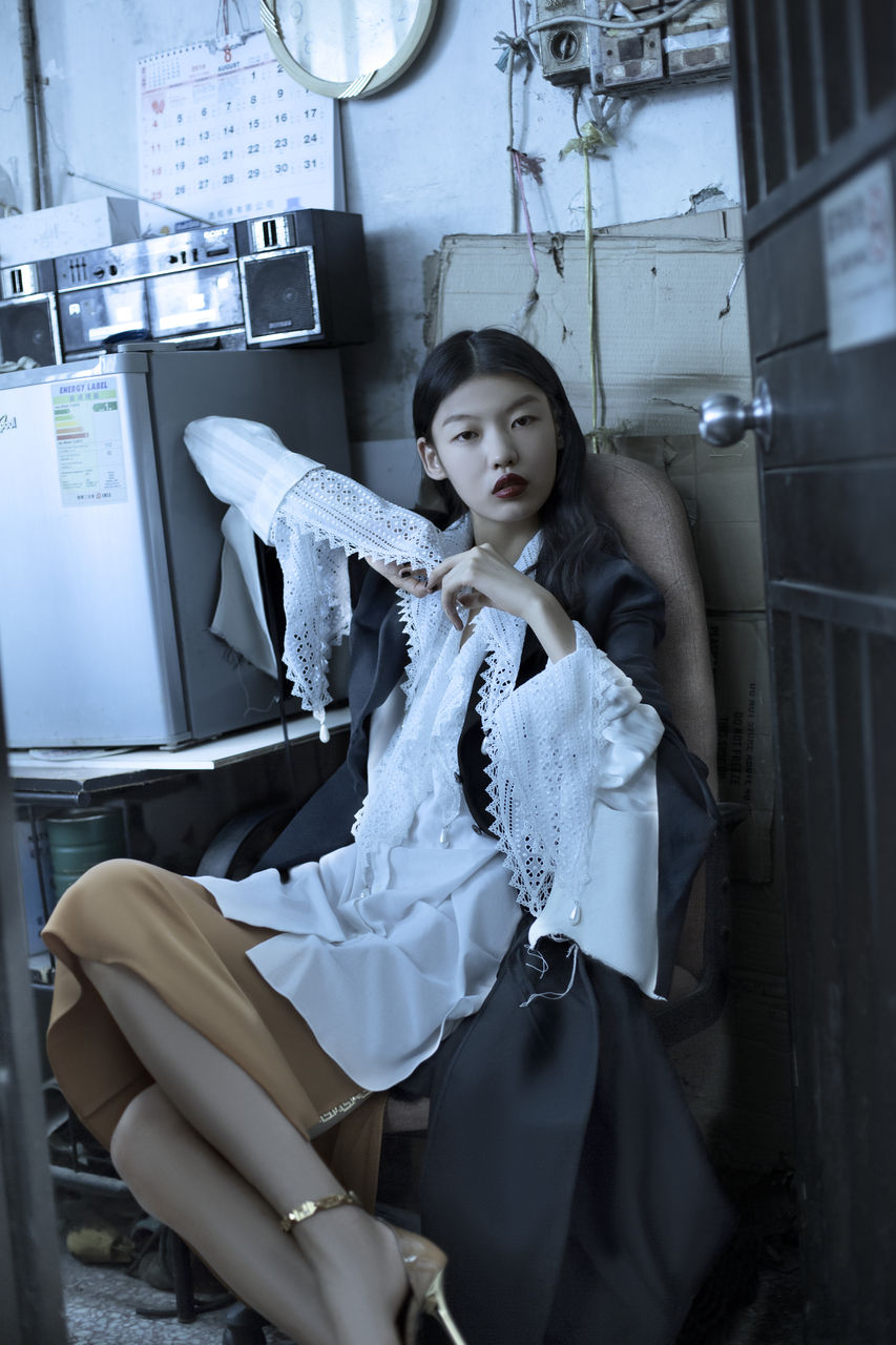 Asia's Hottest New Supermodel, Tang He, Struts Her Stuff at Chungking ...