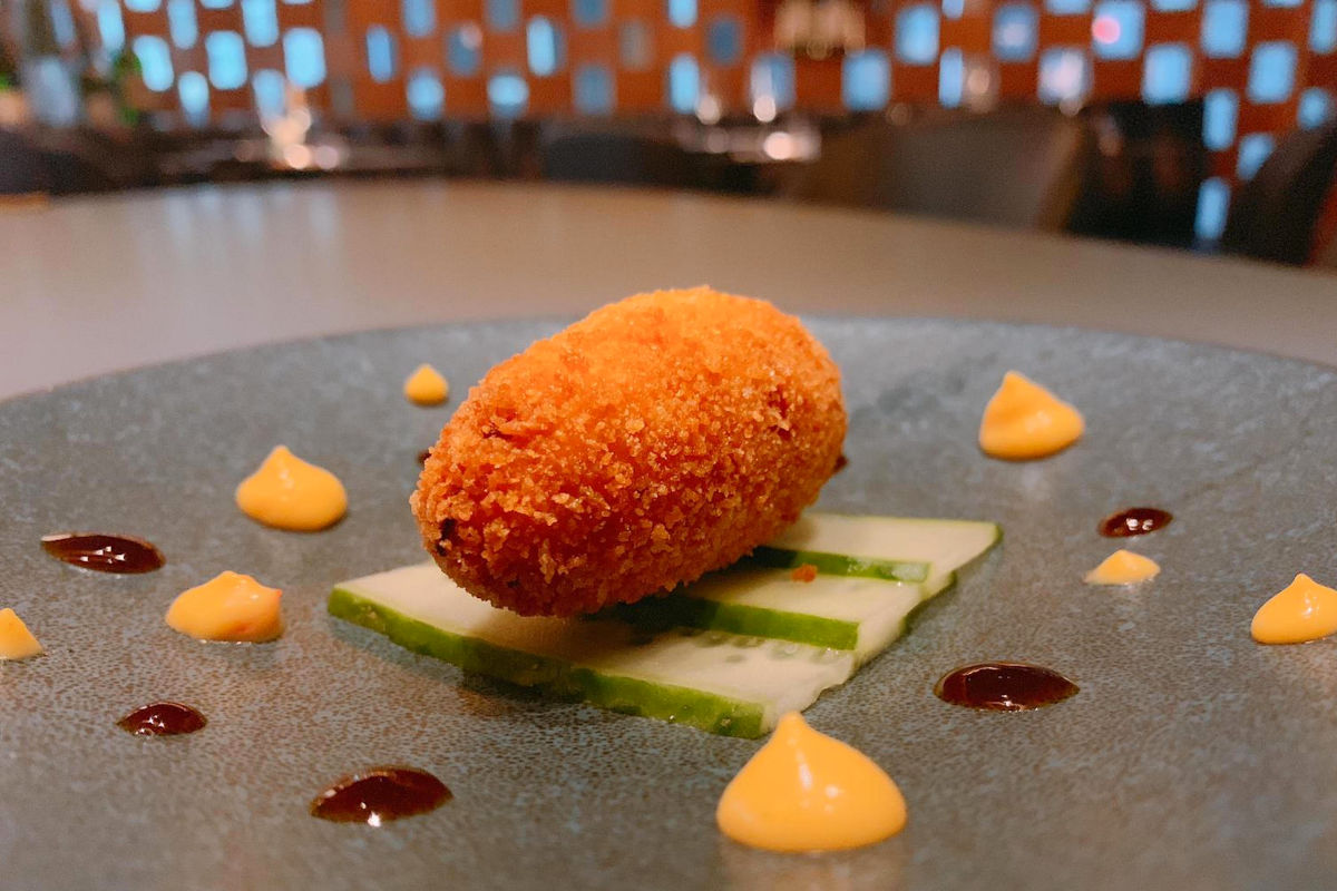 Star Sommelier Reeze Choi Names His Top 3 Hairy Crab and Wine Pairings