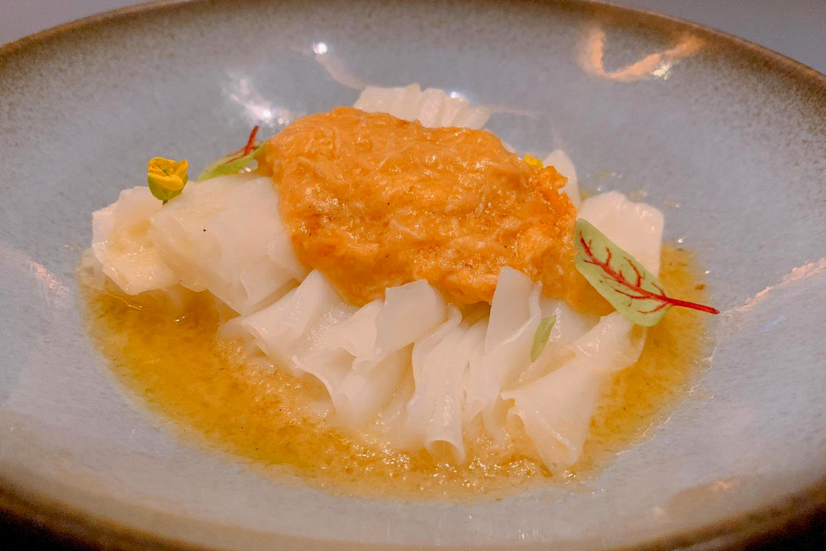 Star Sommelier Reeze Choi Names His Top 3 Hairy Crab and Wine Pairings