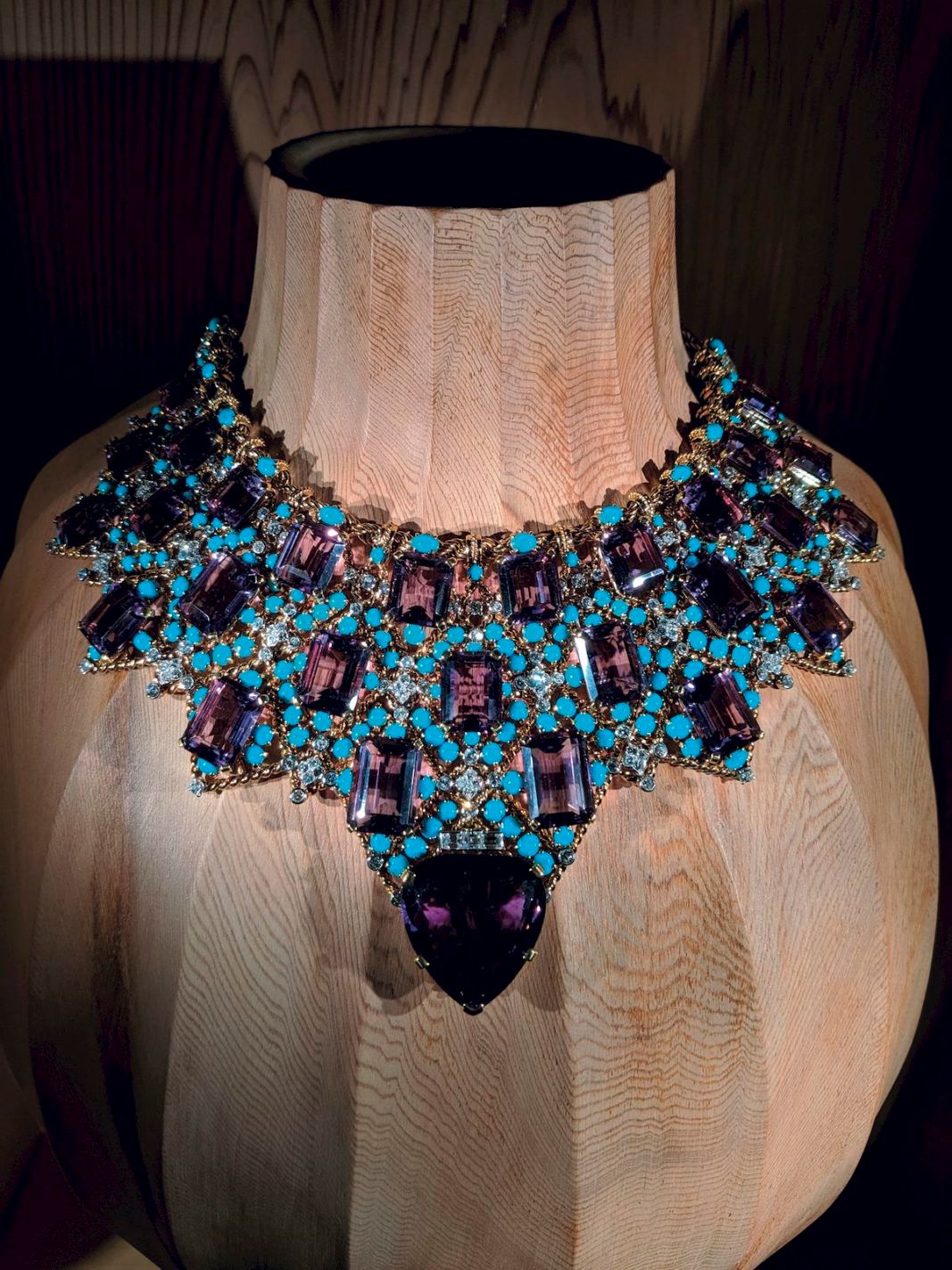 Cartier’s first-ever exhibition showcasing creations from the last 40 ...