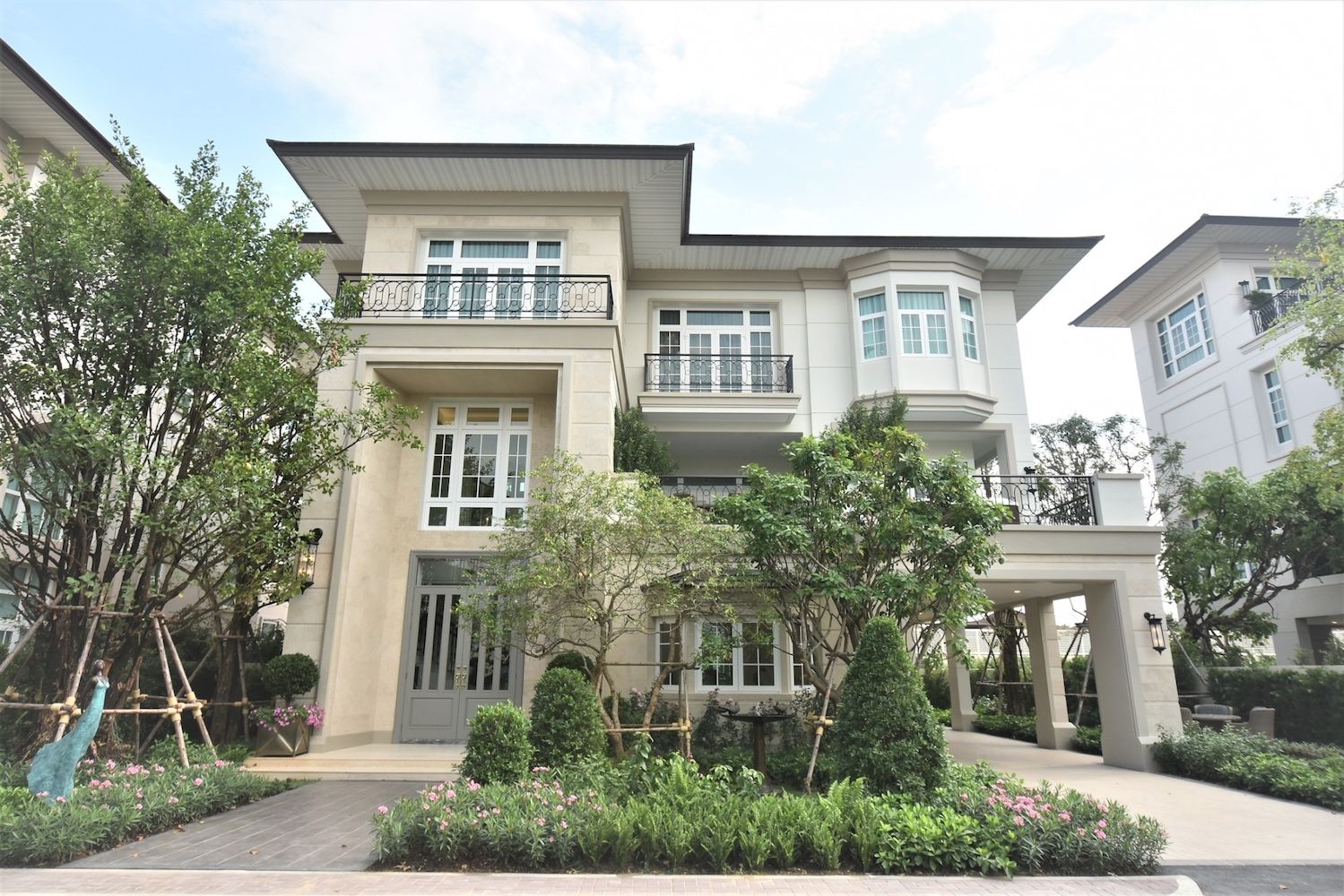 Grand Opening of Crystal Solana, Bangkok’s Latest Ultra-Luxe Project