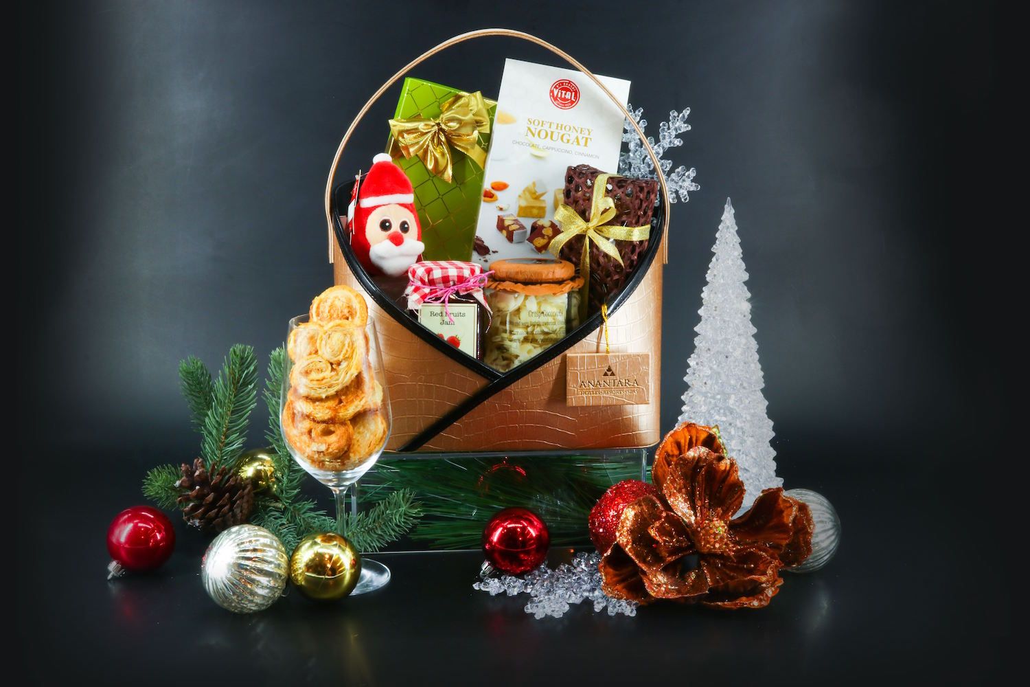 Bangkok’s 5 Best Holiday Hampers to Gift this Festive Season