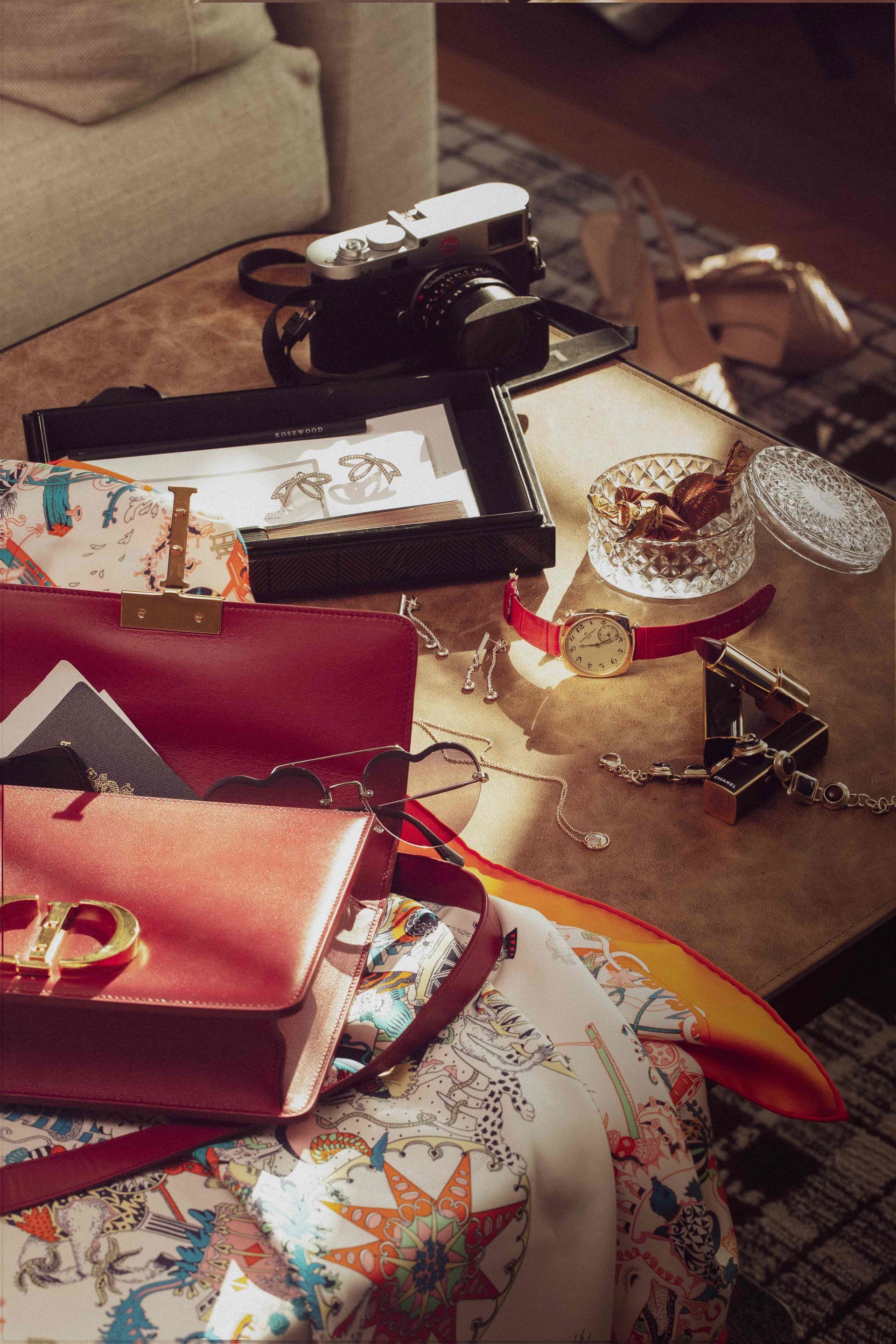 It's a Wrap: Essential Outfits and Accessories for Your Yuletide Getaway