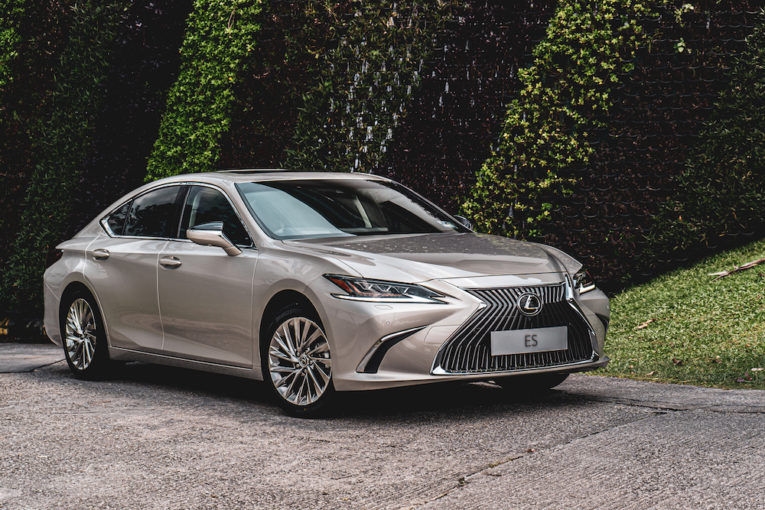 6 reasons to get behind the wheels of the new Lexus ES250