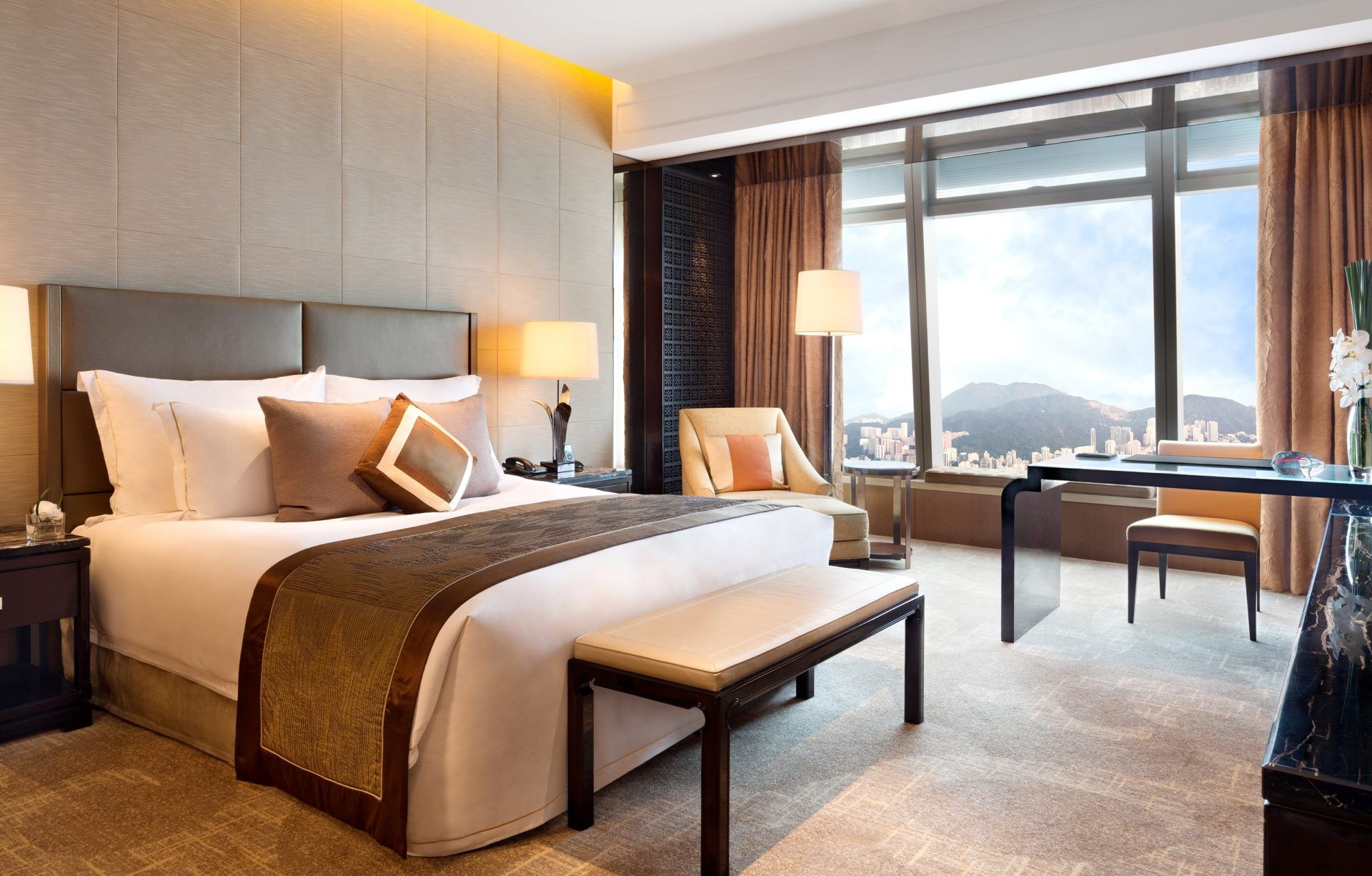 Hotel Review: The Ritz-Carlton Brings a Relaxed Atmosphere to Elevated ...