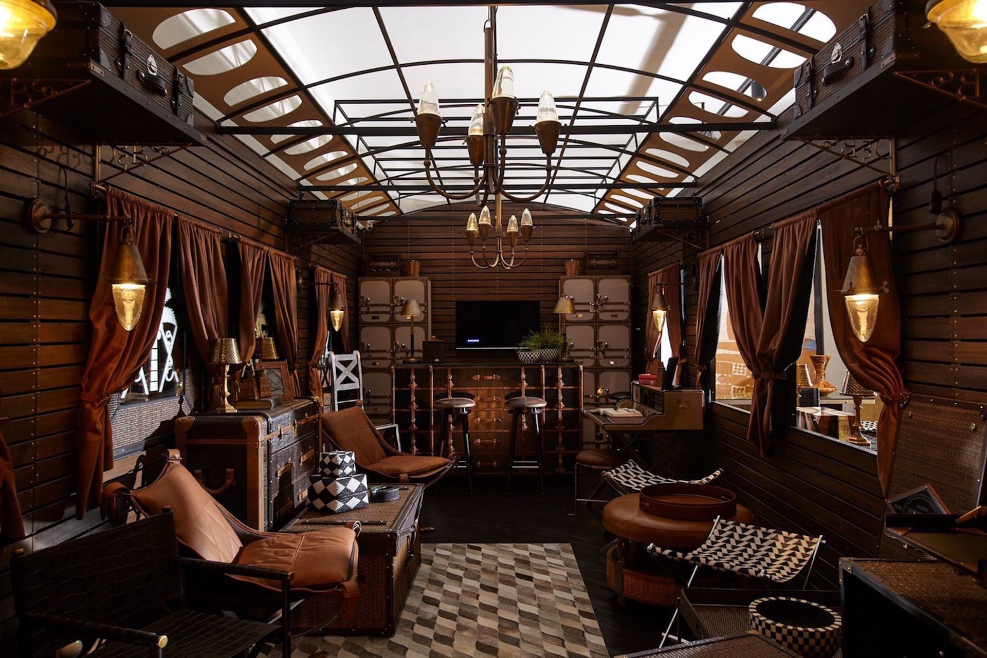 Quattro Design Launches Their New Flagship Store at A Square