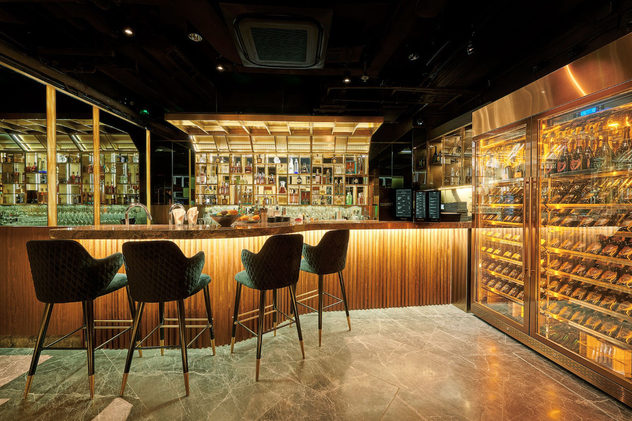 Raising a Glass to Hong Kong's Luxury Champagne and Cocktail Lounge