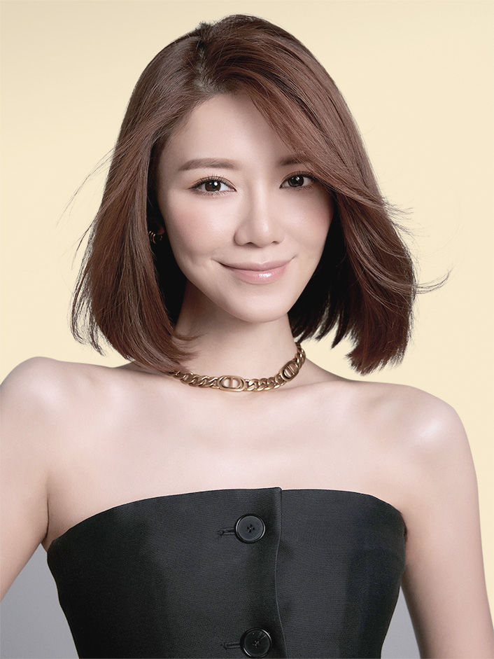 Influencer and Yogi Elva Ni for Beauty & Wellness Award 2020