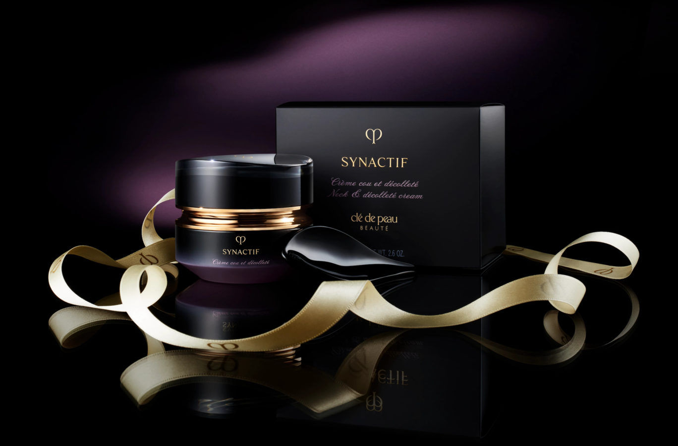SYNACTIF Neck & Décolleté Cream from Clé de Peau Beauté
