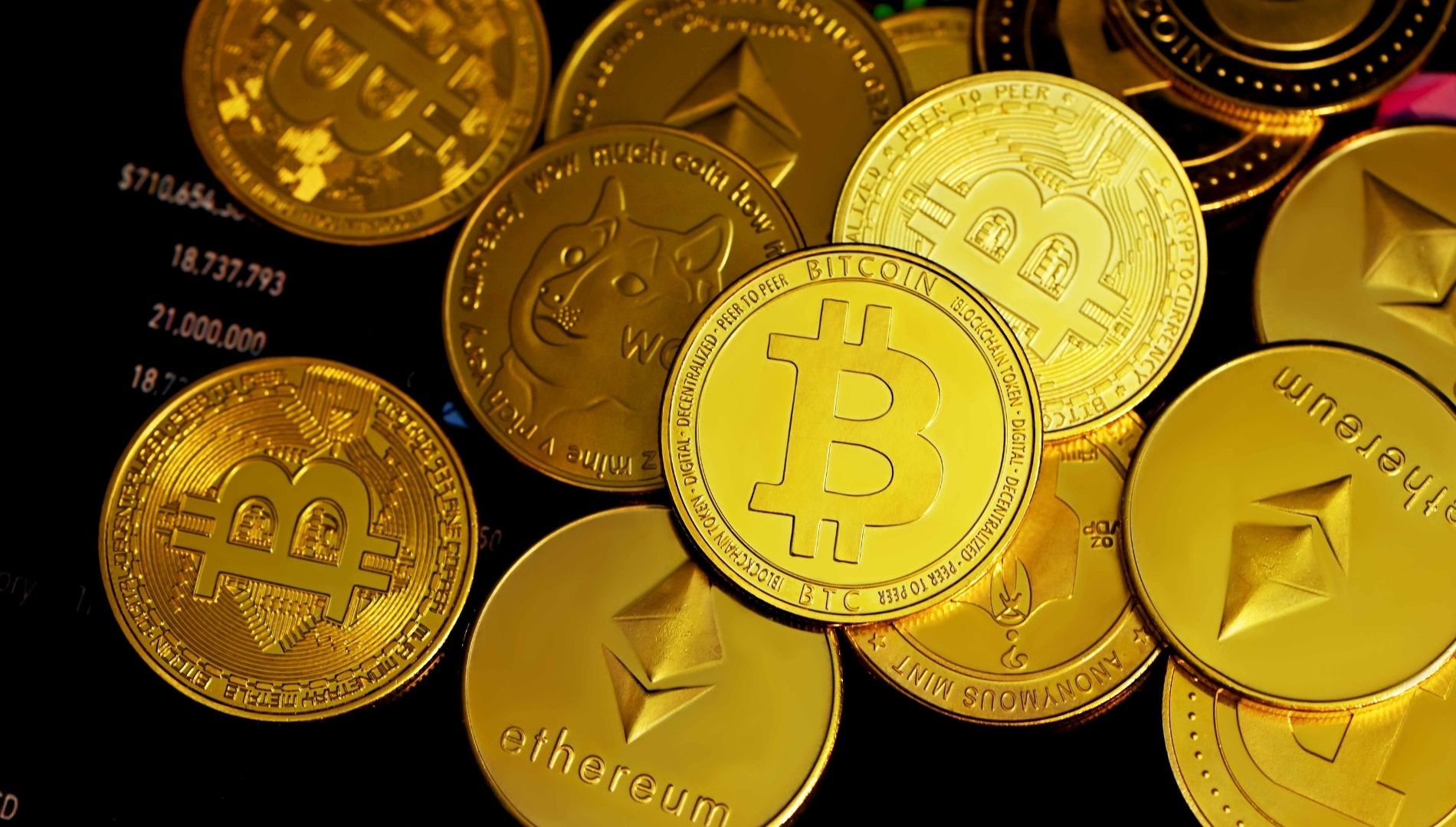 What are Altcoins and how are They Different from Bitcoin?