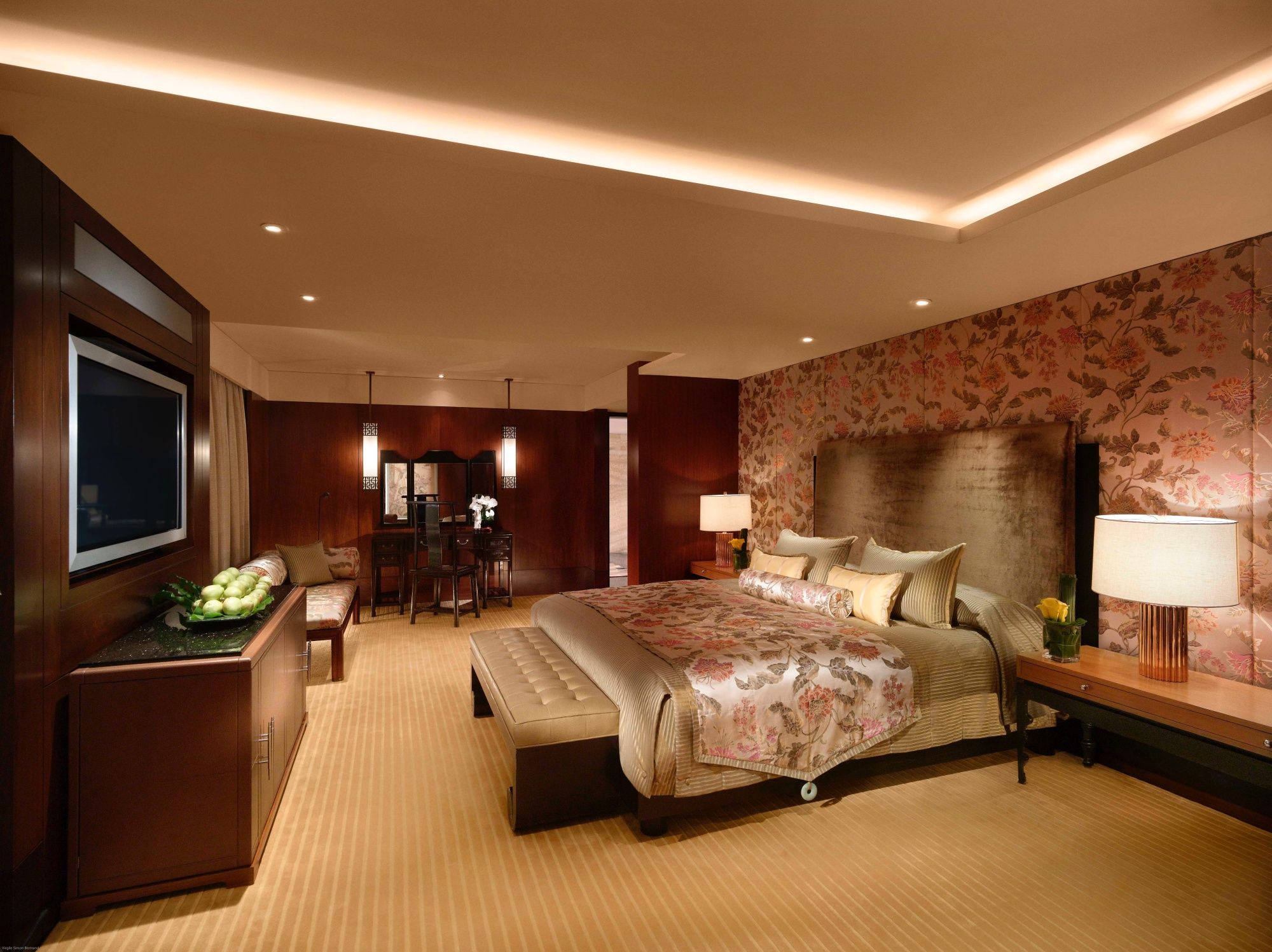 The Mandarin Suite in Mandarin Oriental, Hong Kong is Extra, Extra, Extra