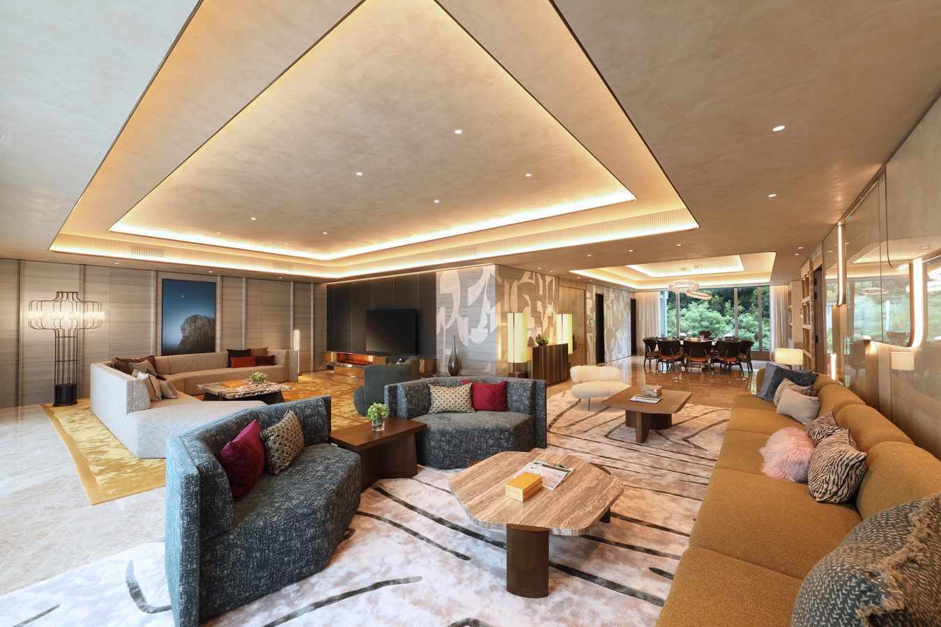 Mont Verra Showcases Breathtaking Views of Kowloon and Hong Kong