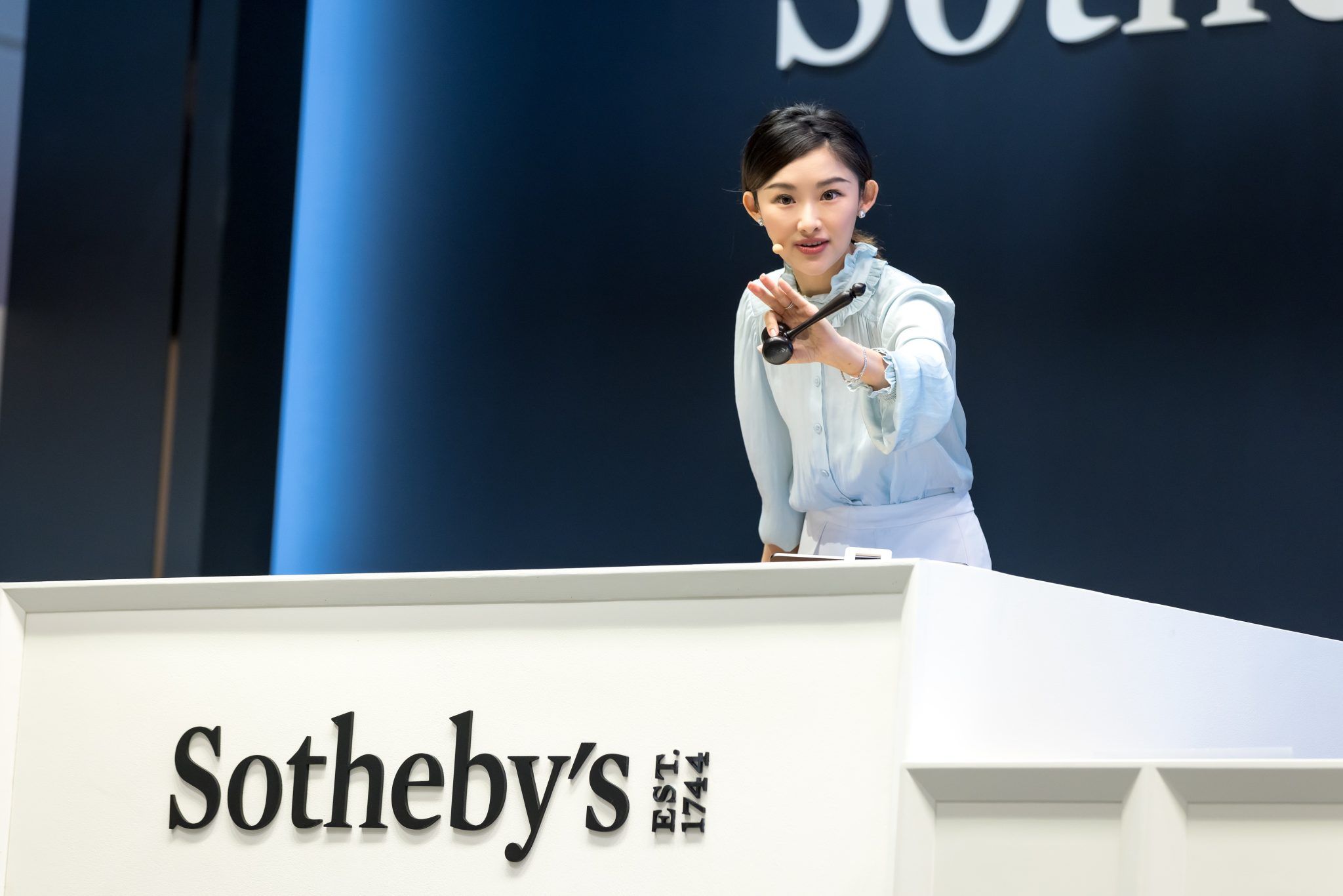 Hong Kong's Female Auctioneers
