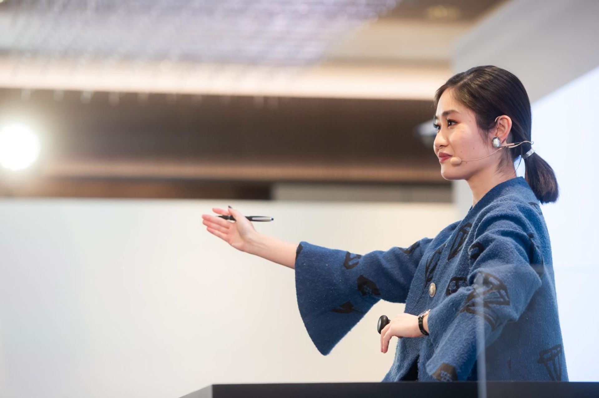 Hong Kong's Female Auctioneers