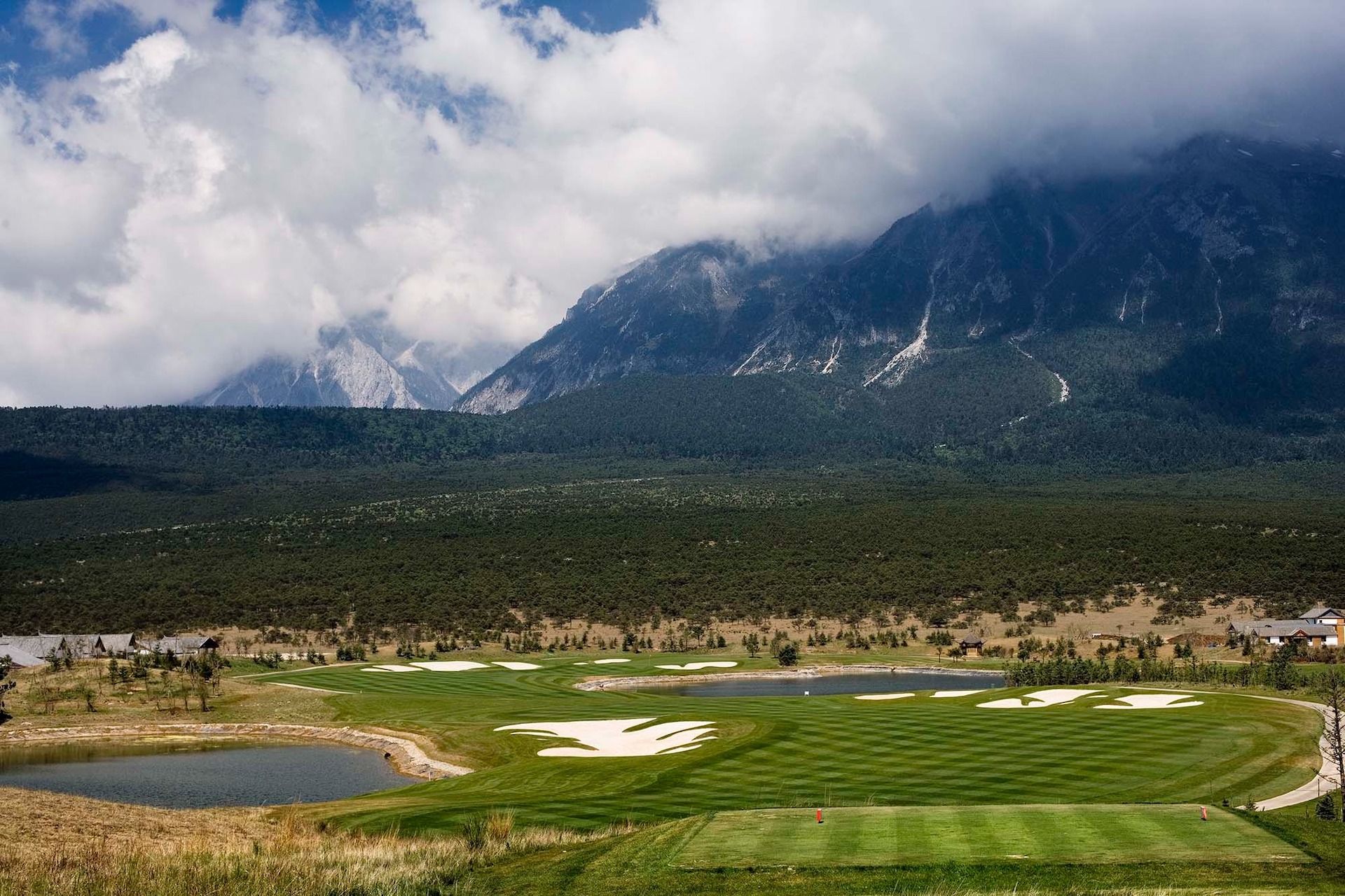 12 of the Most Challenging Golf Courses in the World