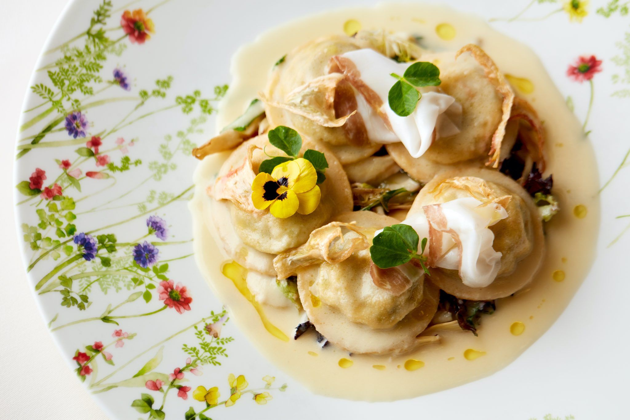 Seasons' Eatings: Four Seasons Hotel Hong Kong Welcomes New Executive ...