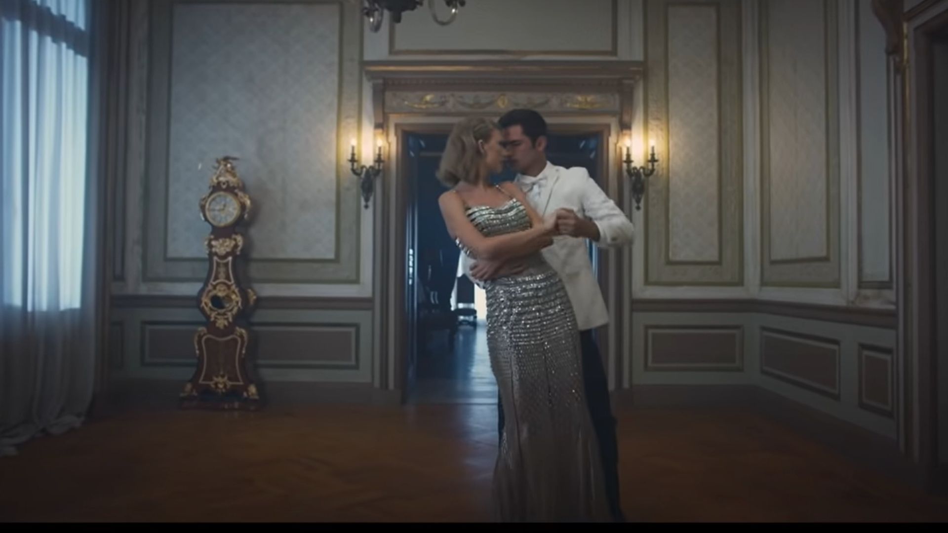 Best music video outfits of Taylor Swift and how to recreate them