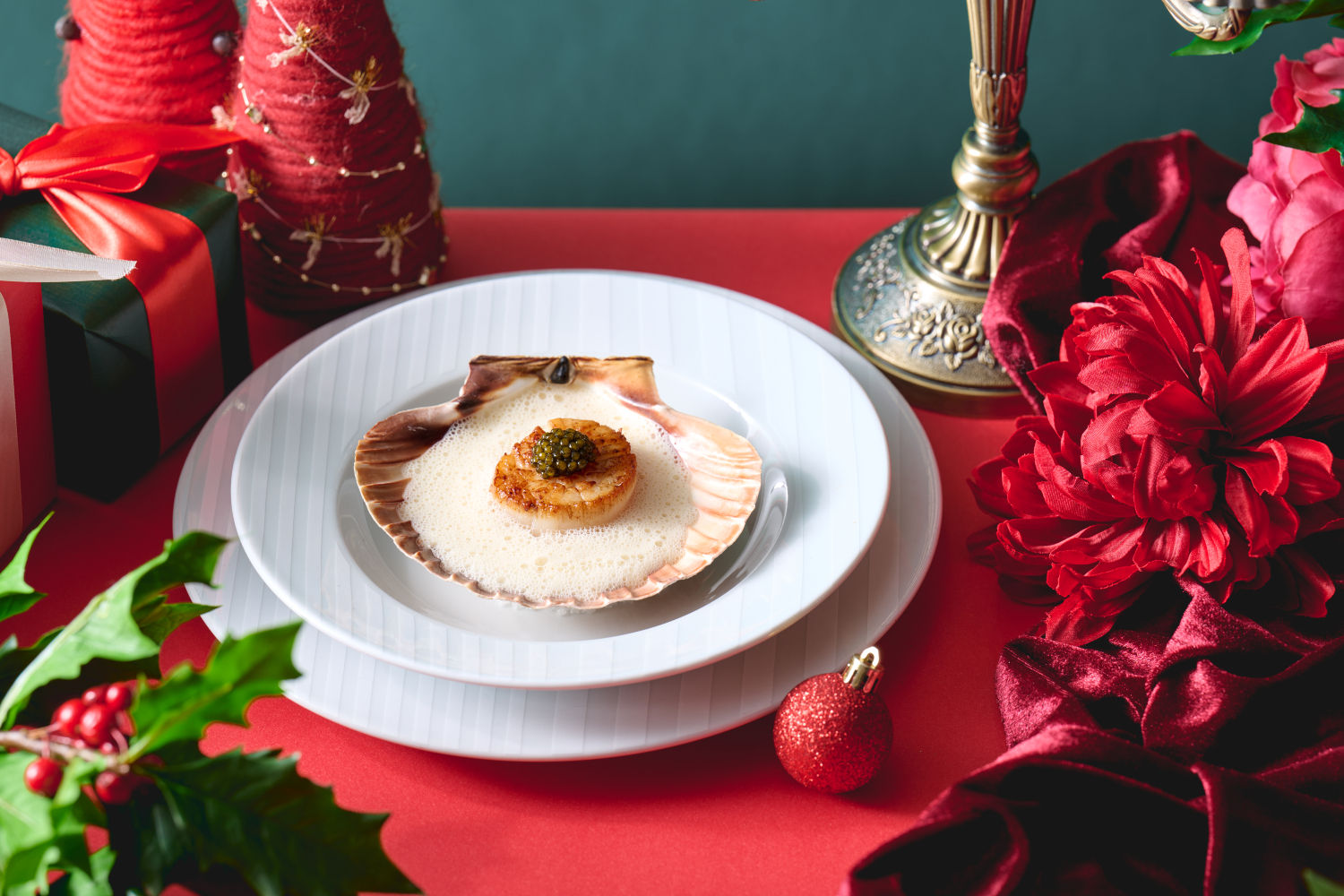 Island Shangri-La Celebrates Christmas like No Others
