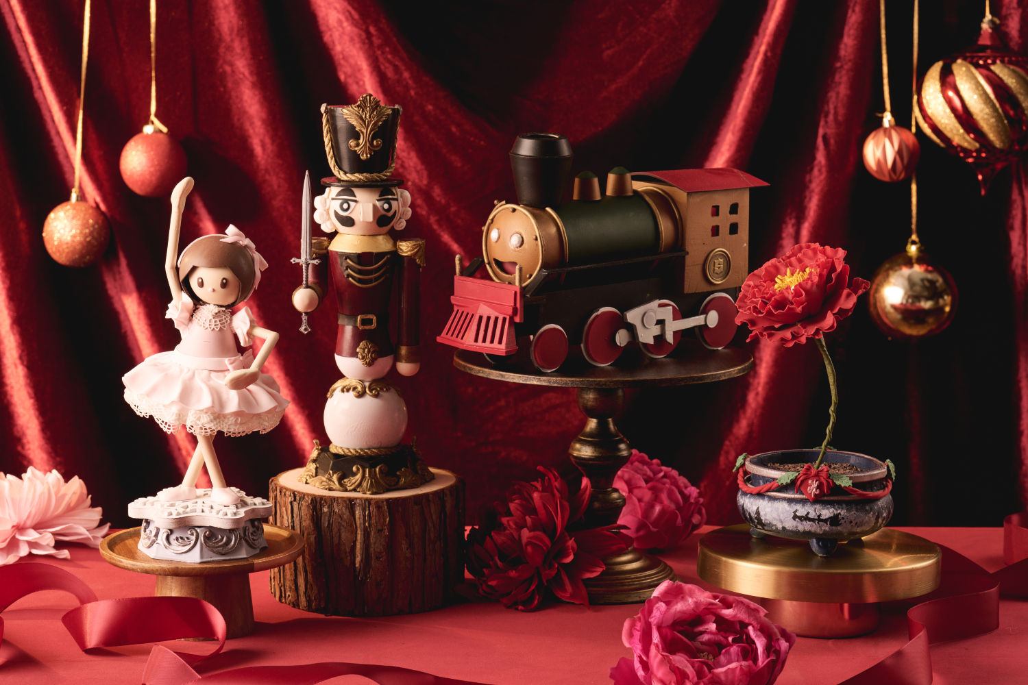 Island Shangri-La Celebrates Christmas like No Others
