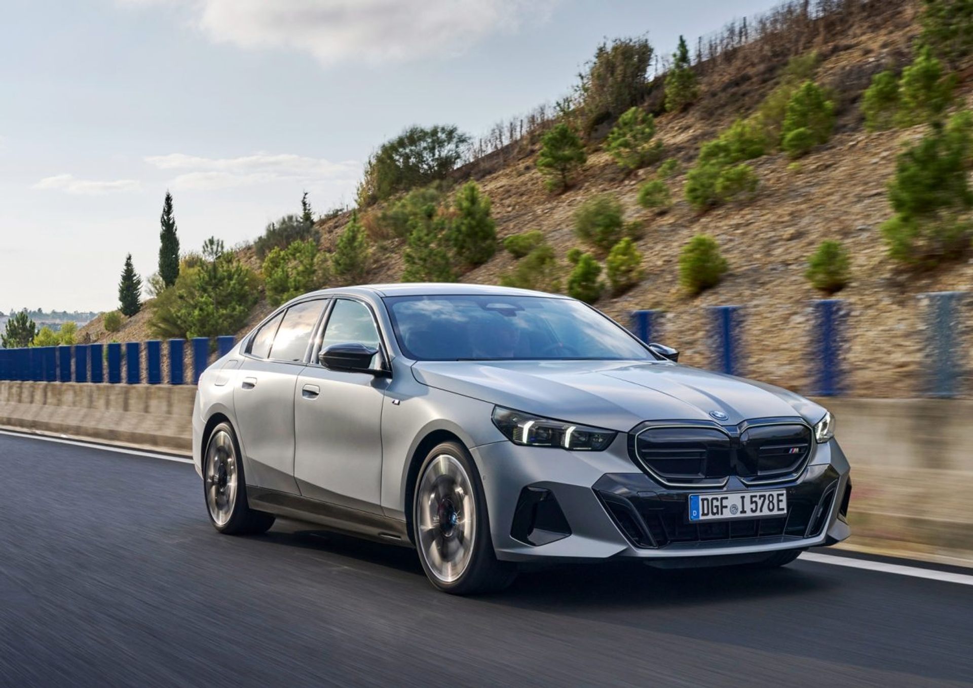 BMW I5 Series Redefine Elegance with New Technology