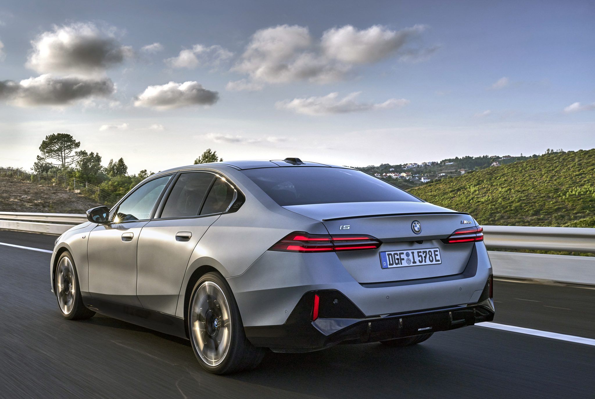 BMW I5 Series Redefine Elegance with New Technology