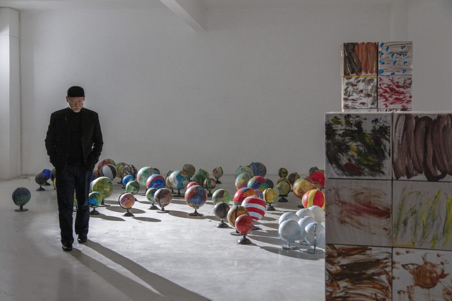 Artist Zhang Enli Opens Hauser & Wirth's New Hong Kong Headquarters