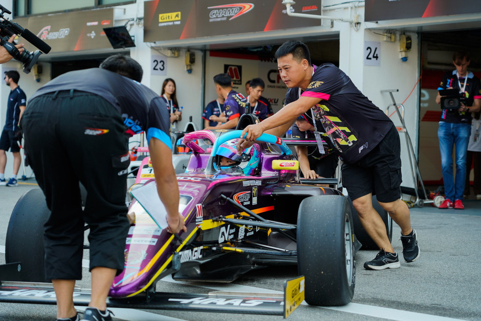 Fast Femme: Vivian Siu Becomes First Female Formula 4 Driver to ...