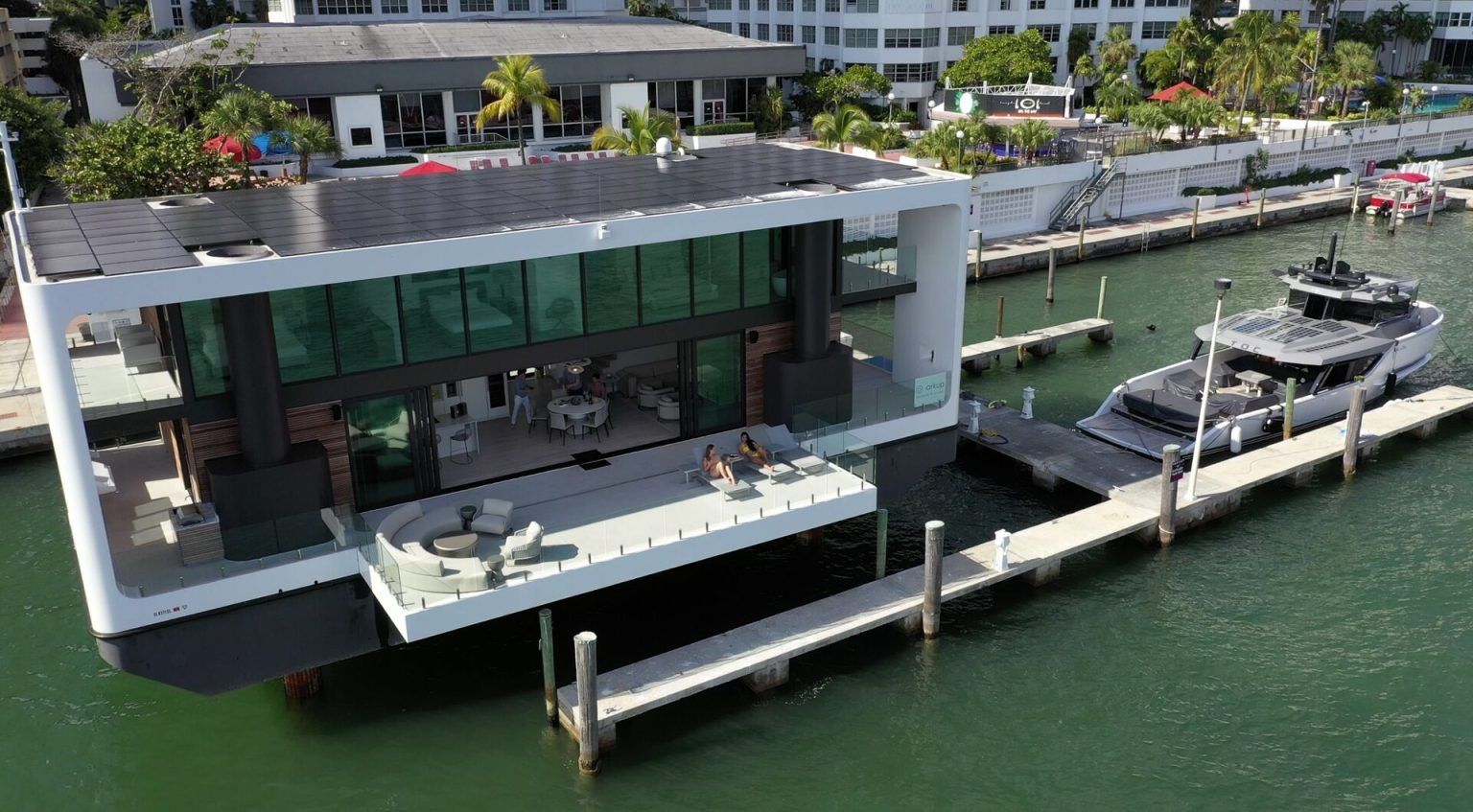 The World's Most Extravagant Luxury Houseboats and Floating Homes