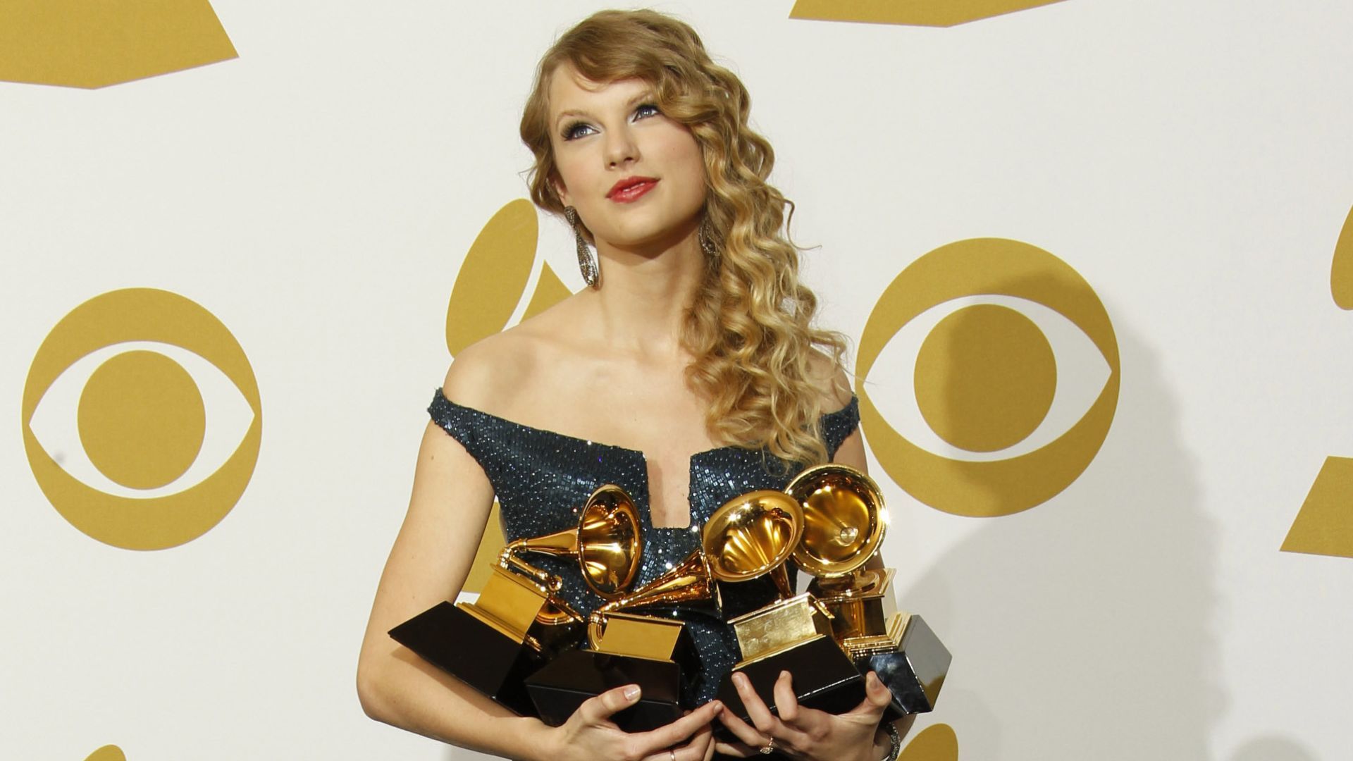 All of The Biggest Records Set And Broken by Taylor Swift