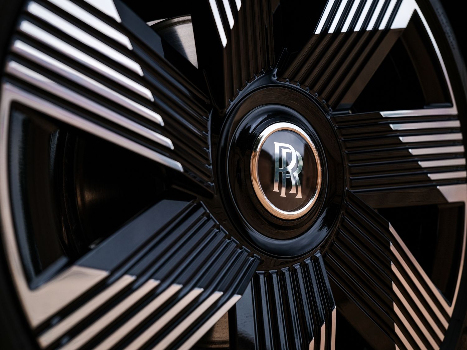 Test Driving the Electric Rolls-Royce Spectre: How We Roll