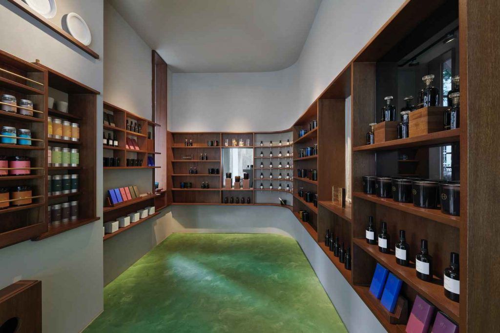 Perfumer H founder Lyn Harris tells stories of the natural world ...