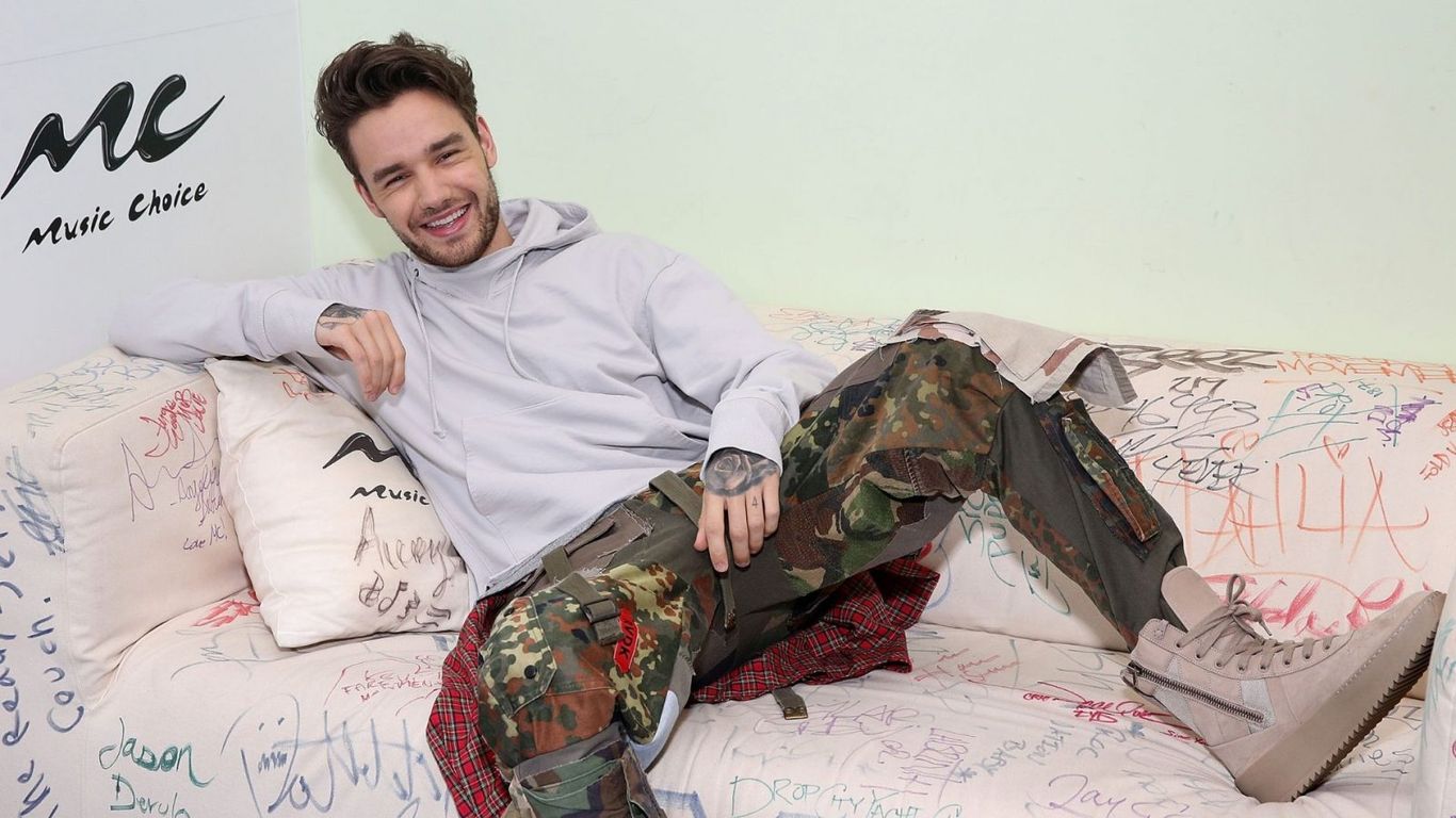 Celebrities Pay Tribute to Late One Direction Star Liam Payne ...
