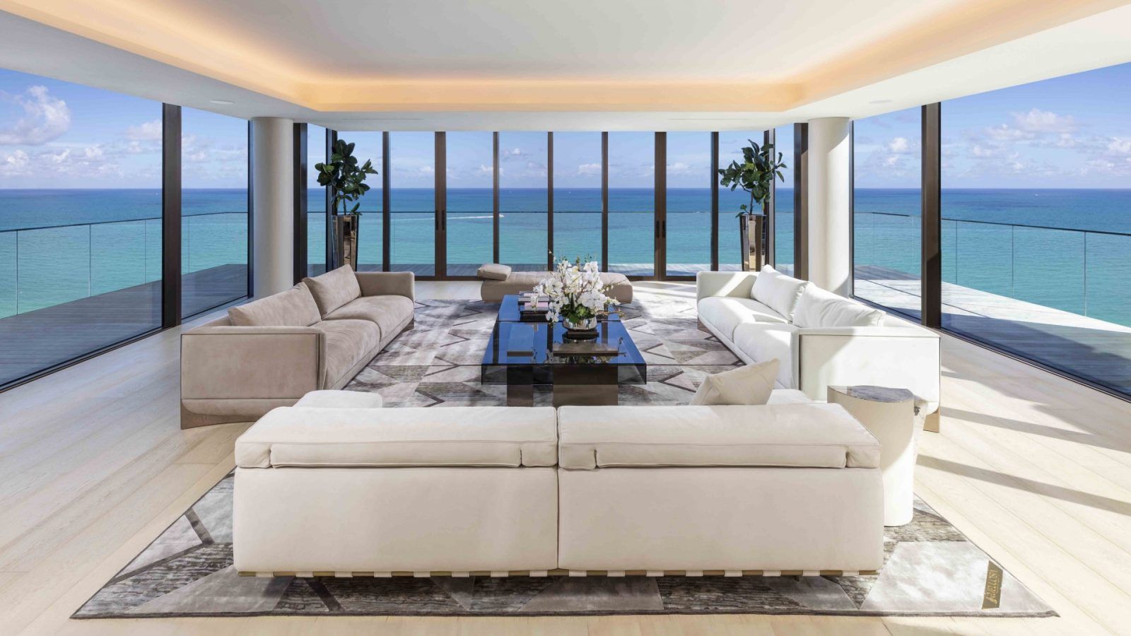 Italian Design House Visionnaire Brings its Beautiful Vision to Hong Kong