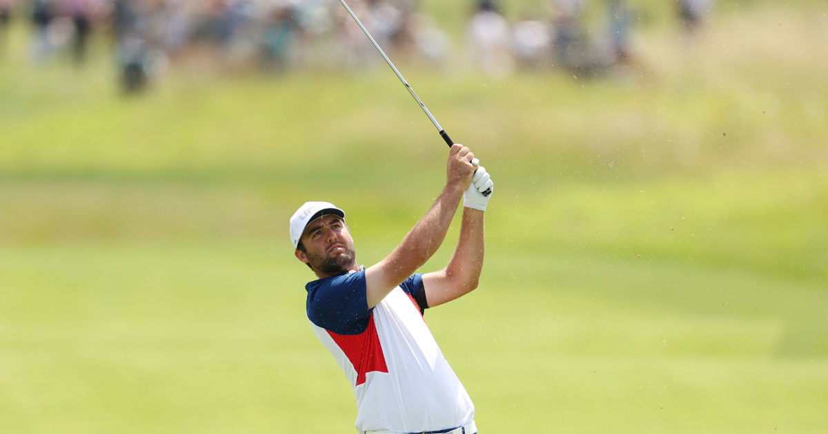 10 Golfers Nurturing the Next Generation of Players