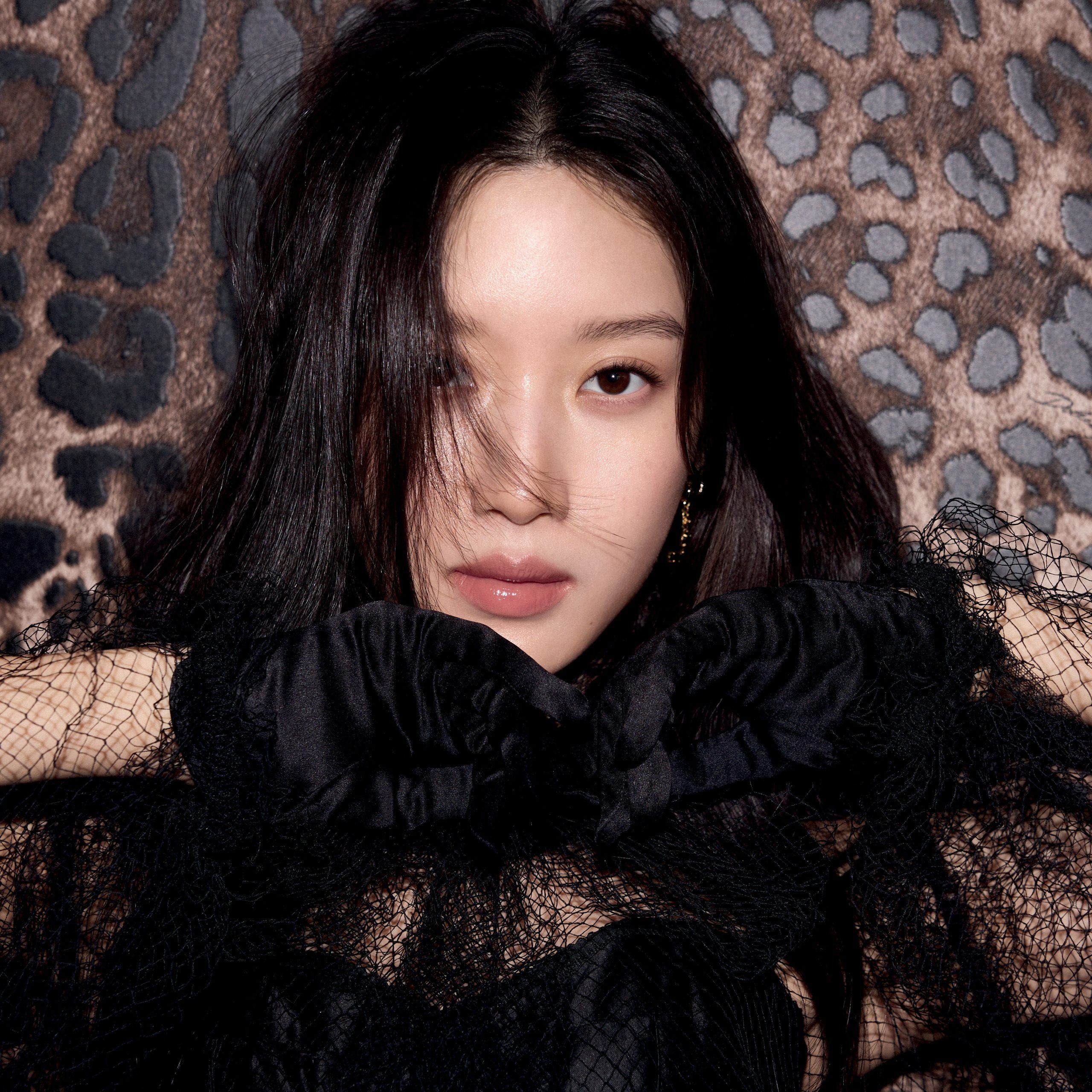 Dolce&Gabbbana Debuts New Makeup Collection Starring Mun Ka-Young