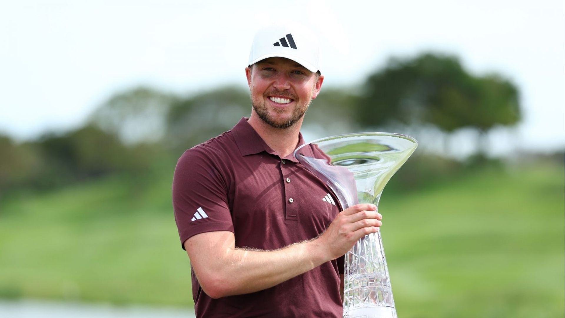 Richard Mansell Ends Drought, Wins 2025 Porsche Singapore Classic