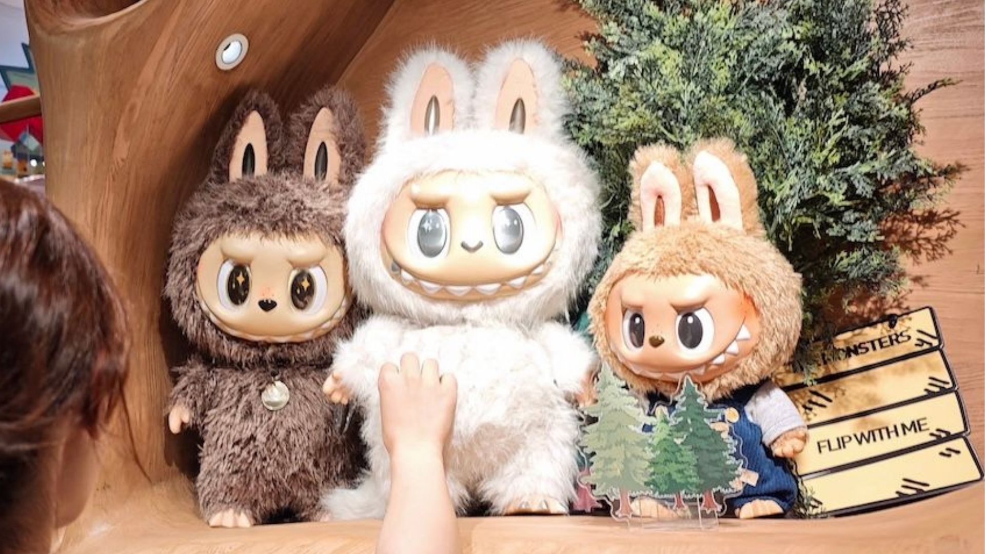 Labubu Blind Box: Where to buy the most popular Pop Mart series?