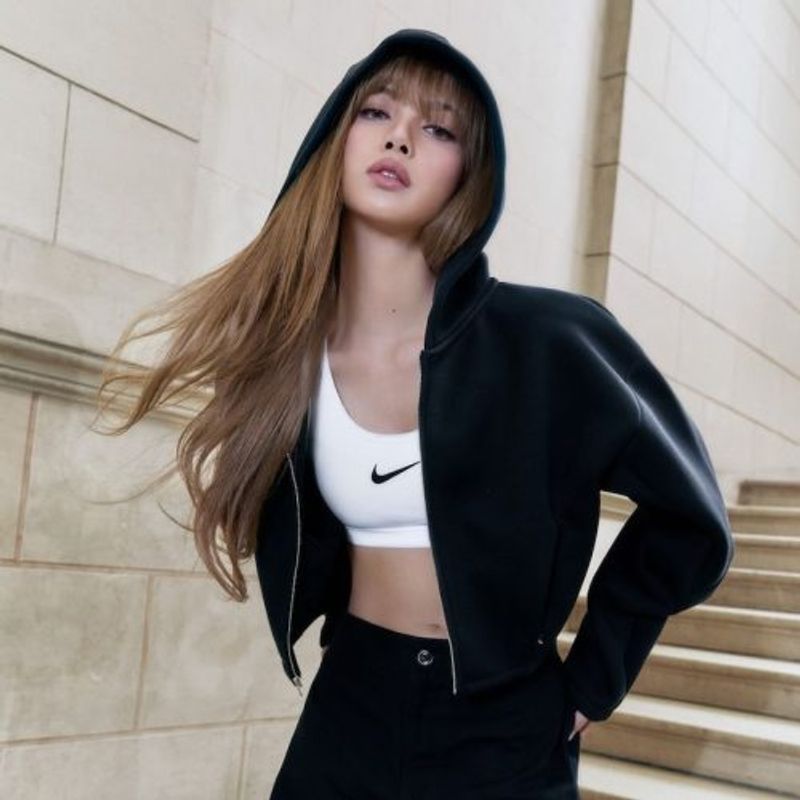 The Best and Most Stylish Stage Outfits of BLACKPINK's Jennie