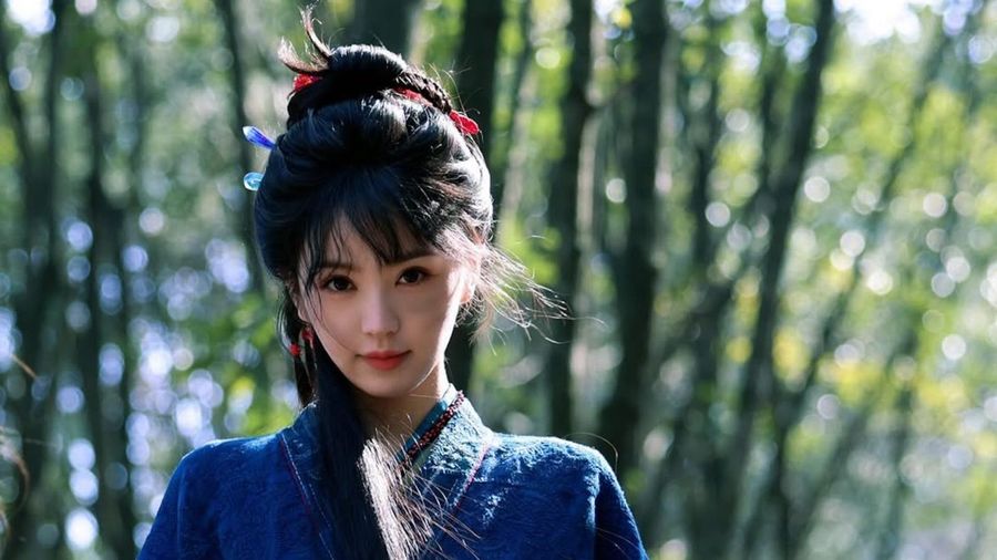 Who’s Tian Xiwei, the charming lead actress of Pursuit of Jade?