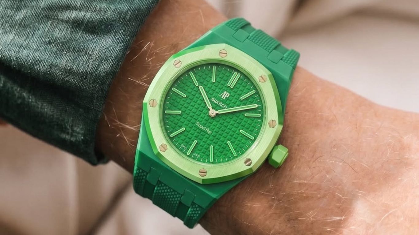 Can the AP x Swatch pocket-watches be worn on the wrist?
