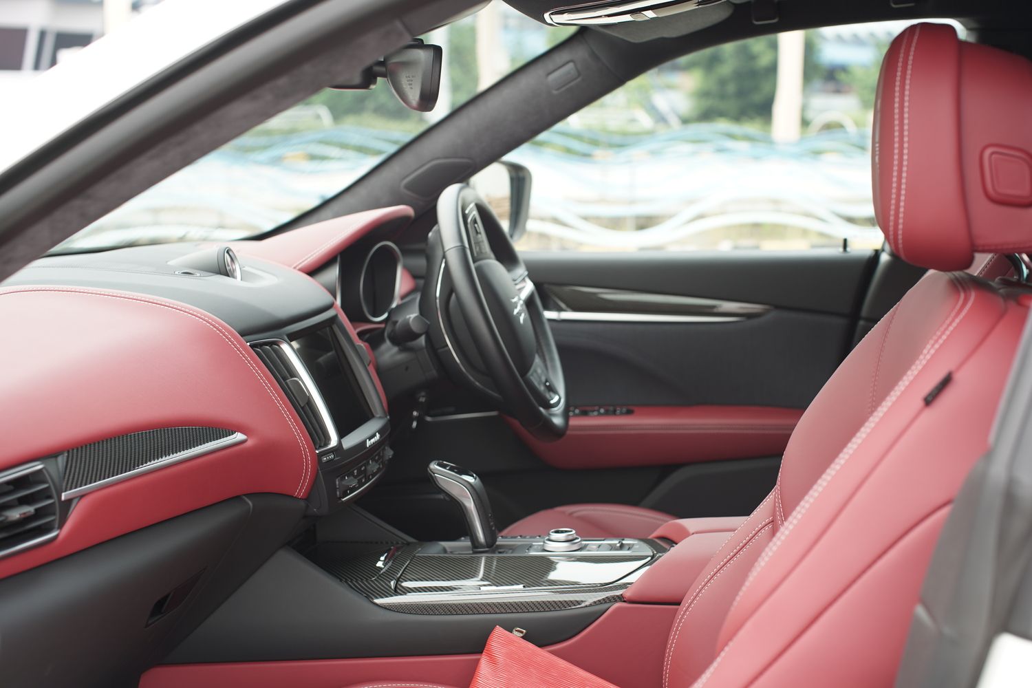 The New Maserati Levante Presents the Best of Two Worlds