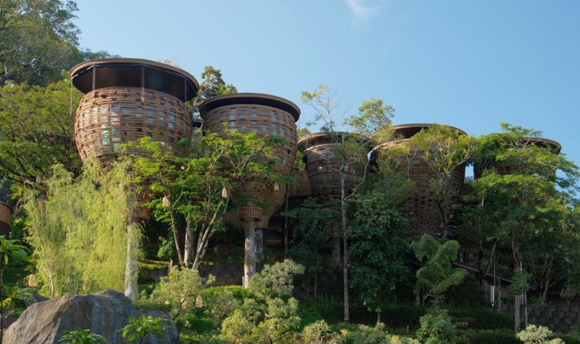 10 beautiful treehouse hotels around the world