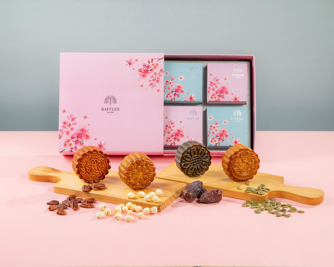 Celebrate The Mid-autumn Festival With Raffles Jakarta Mooncakes