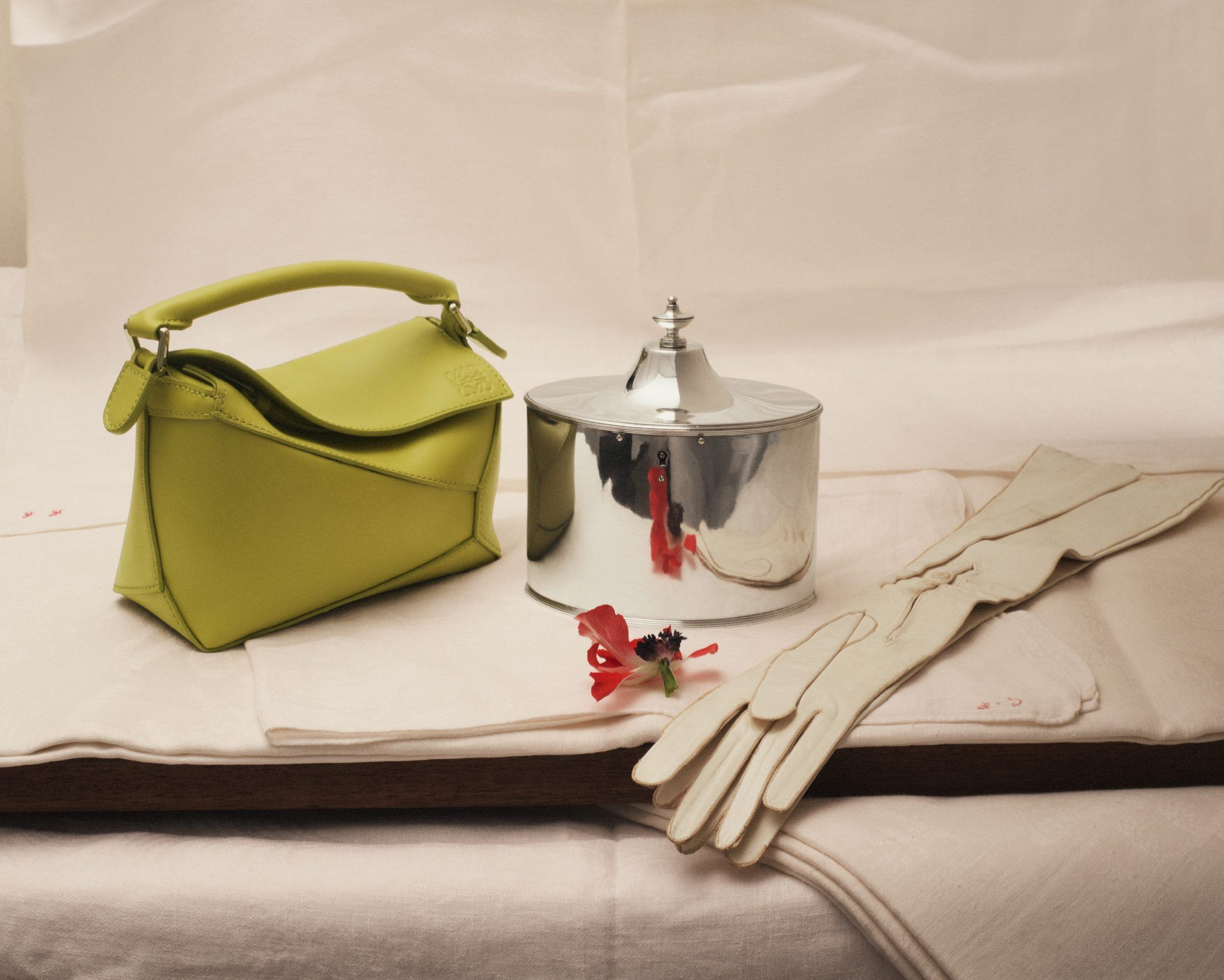Loewe Talks Body Language in Loewe Spring/Summer 2023 Campaign ...