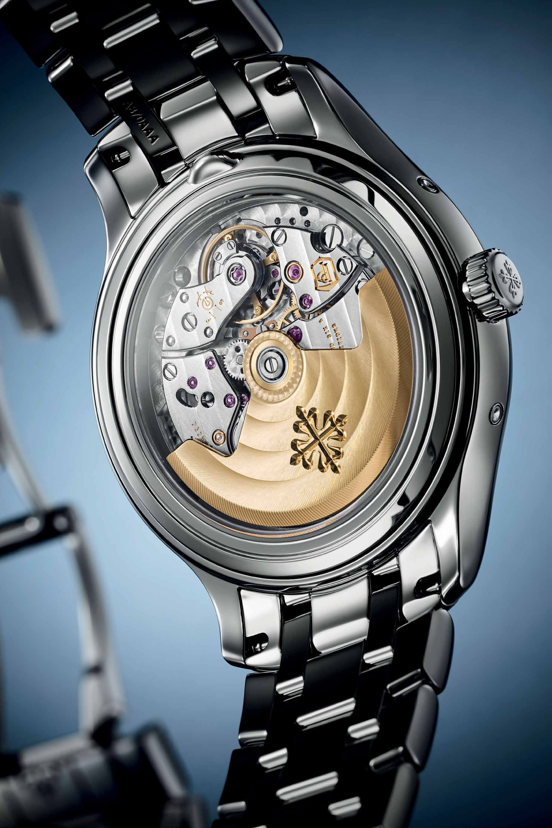 A glimpse of Patek Philippe's Ref. 4947/1A001 Annual Calendar